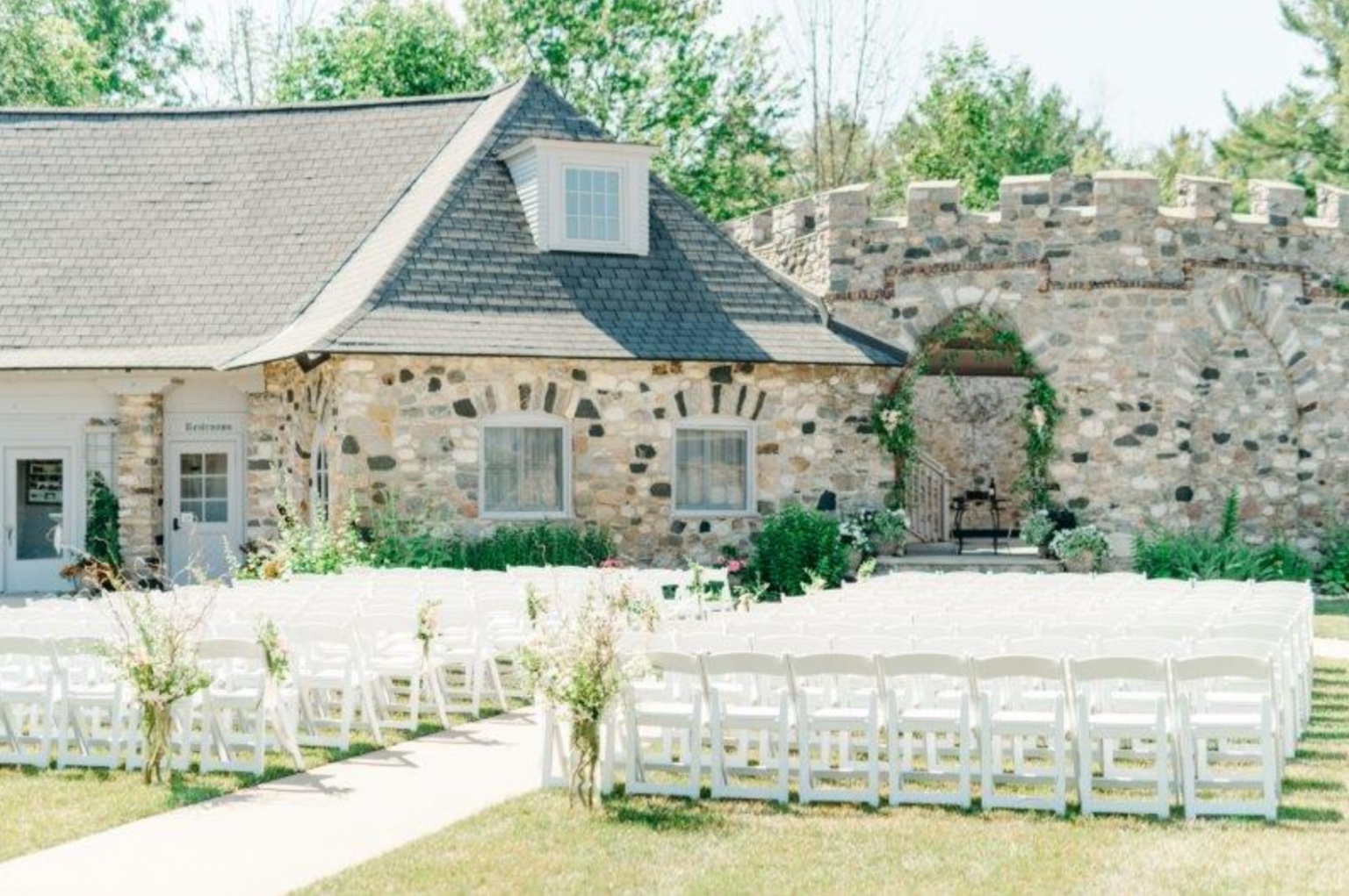 Michigan Outdoor Wedding Venues at the Castle - Castle Farms